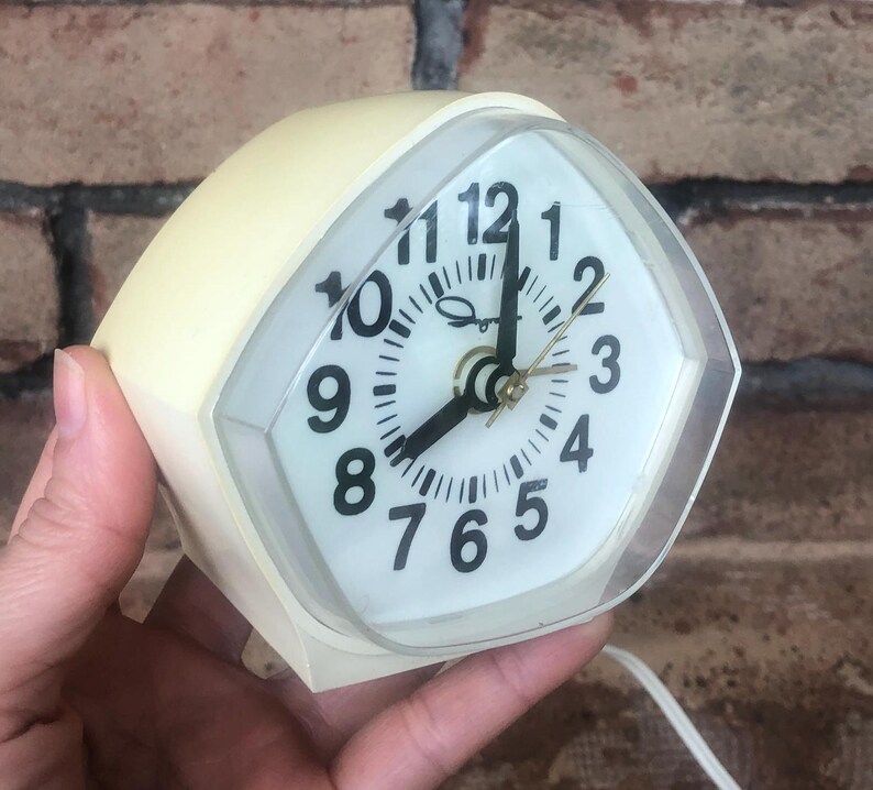 Vintage Electric Alarm Clock, Plug in Clock, Ingraham, Bedroom Clock ...