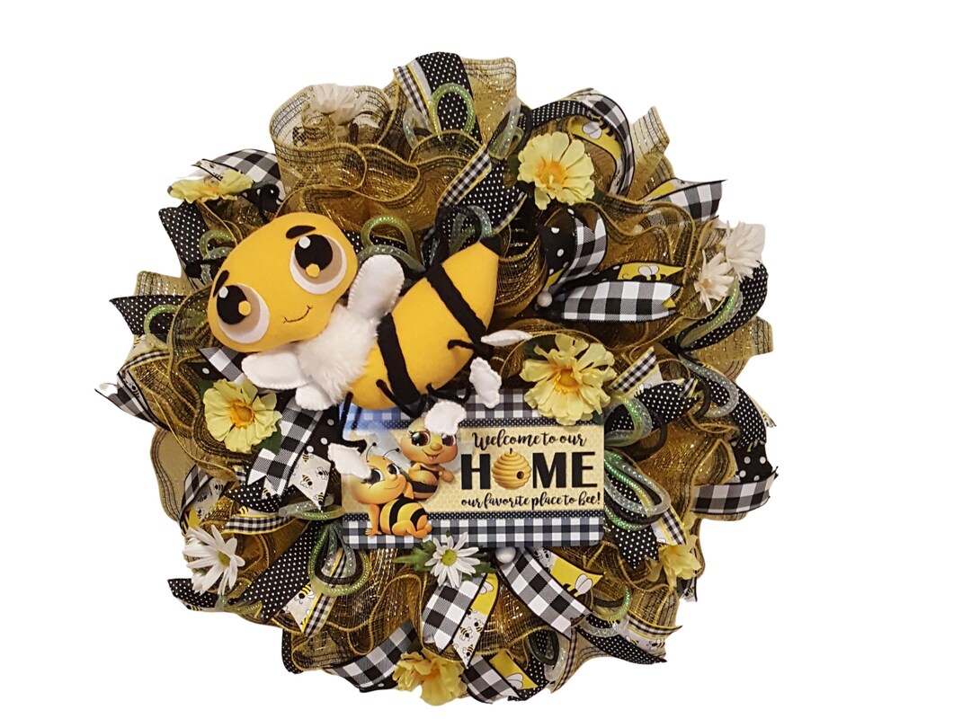 Welcome Bumble Bee Wreath, Bee Keeper Gift, Buffalo Plaid Black, White ...