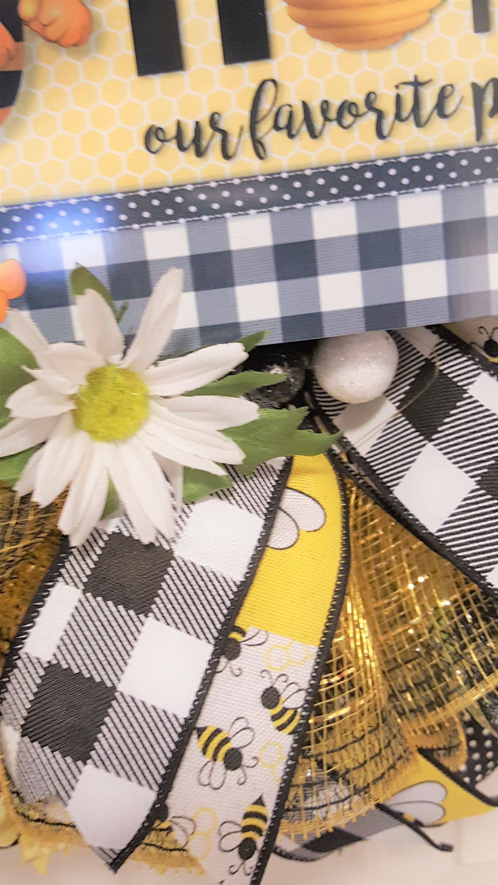 Welcome Bumble Bee Wreath, Bee Keeper Gift, Buffalo Plaid Black, White ...