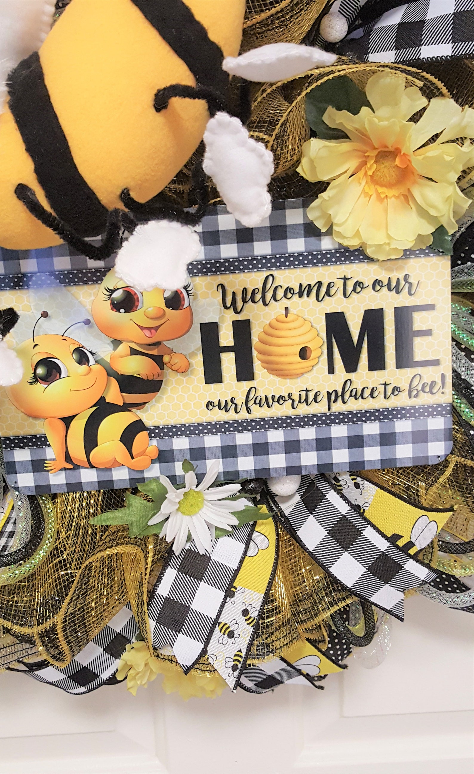 Welcome Bumble Bee Wreath, Bee Keeper Gift, Buffalo Plaid Black, White ...