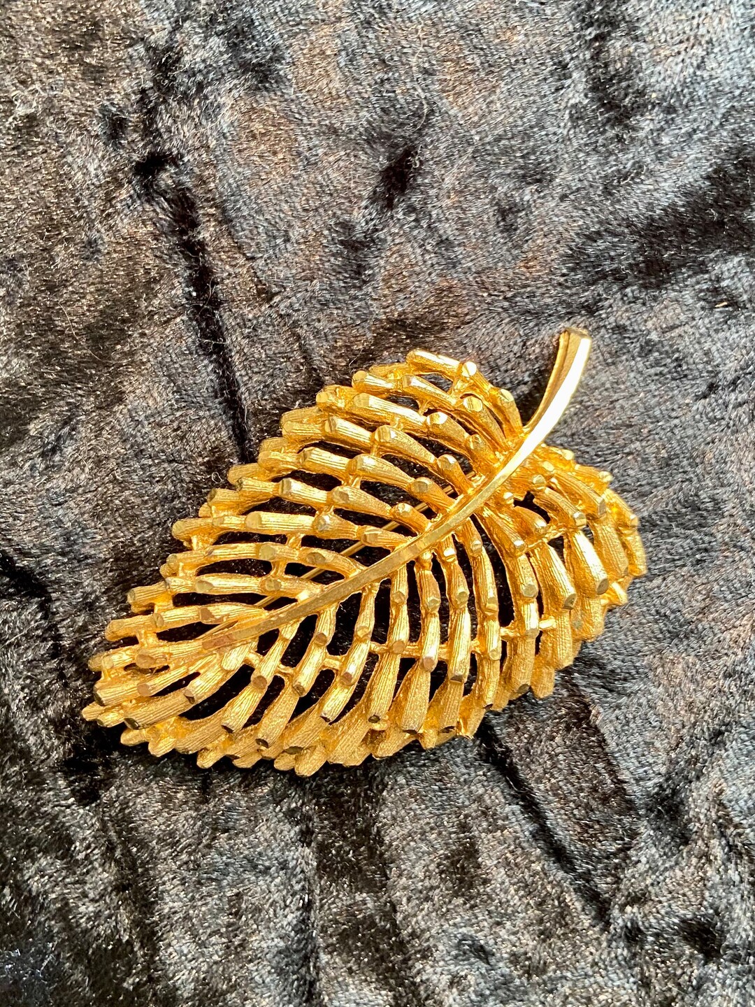 Vintage Estate Yellow Gold Tone Leaf Brooch Signed BSK - Etsy
