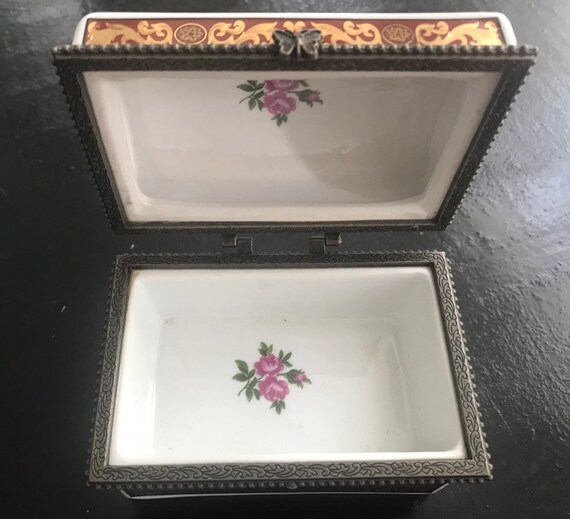 Trinket porcelain casket box - Gem