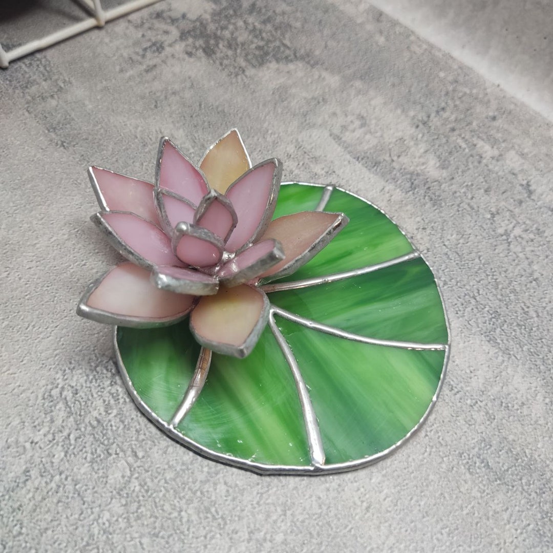 Stained Glass Lotus 3d, Water Lily, Flower Stained Glass, Lotus Flower ...