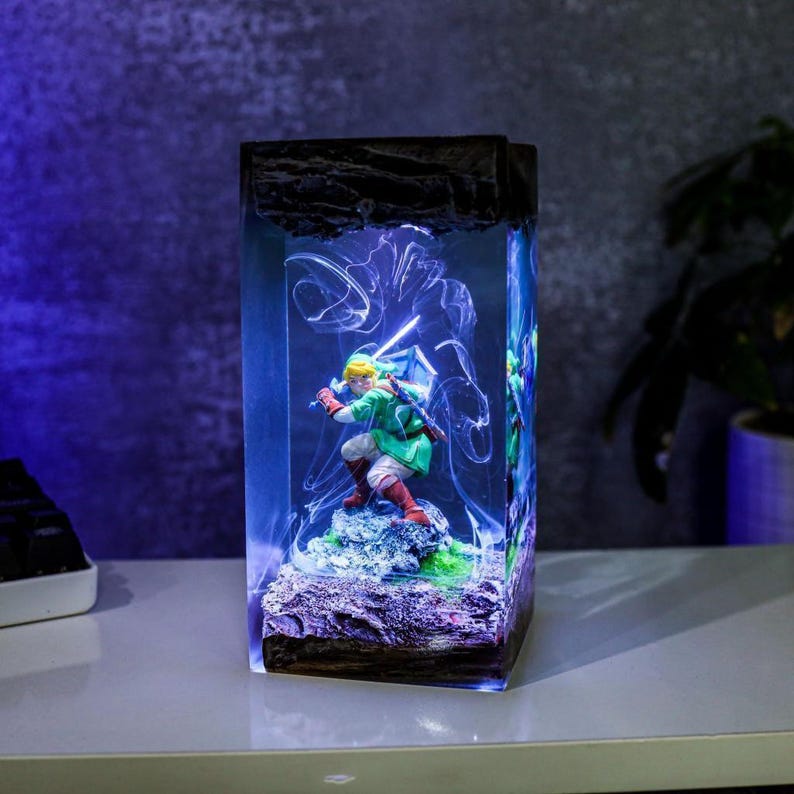 The Legend of Zelda Link Epoxy Lamp, Nintendo Game Character Resin Art ...