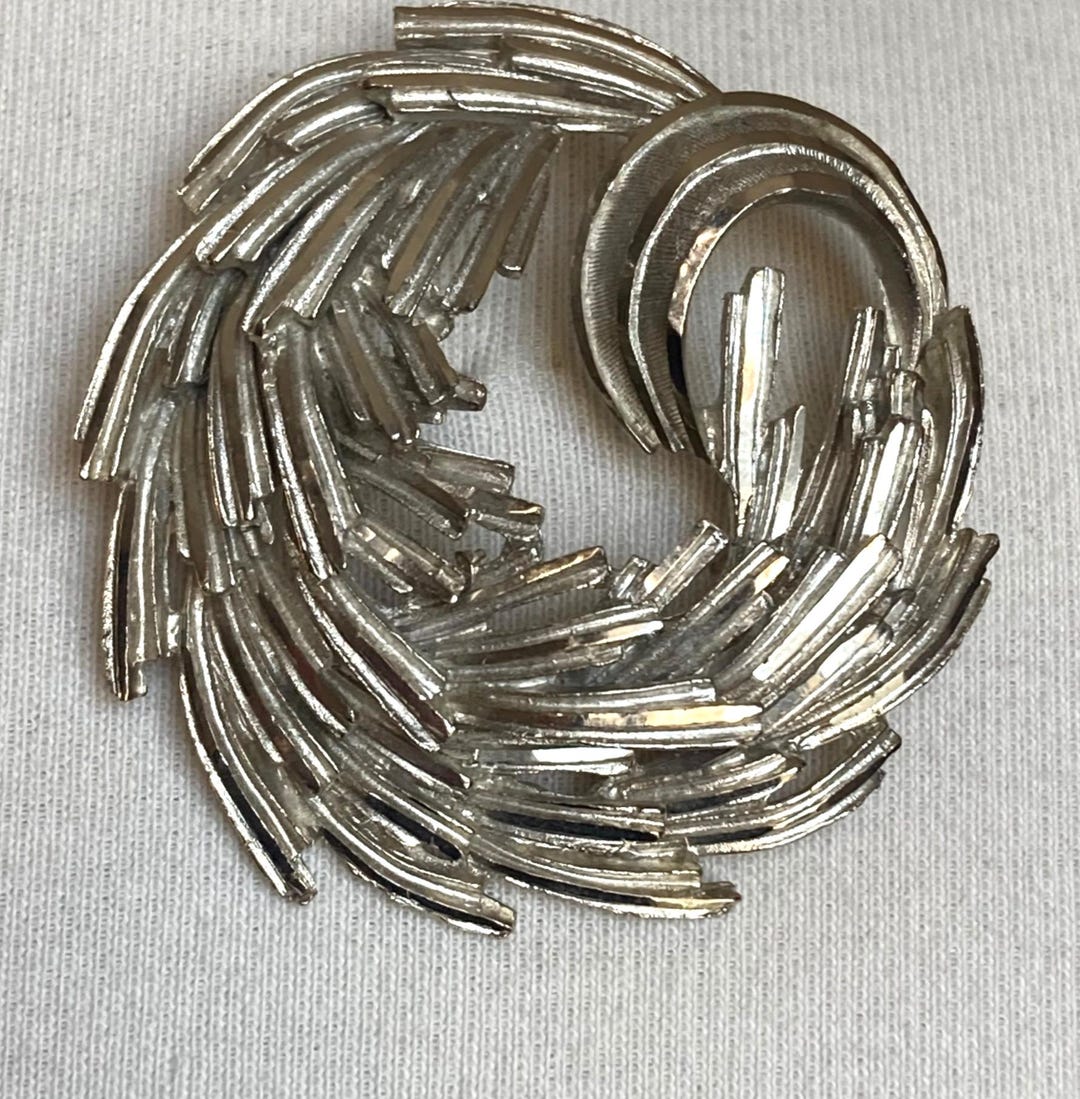 Vintage BSK Silver Tone Swirl Brooch Pin Textured Signed Round 2 Inch ...