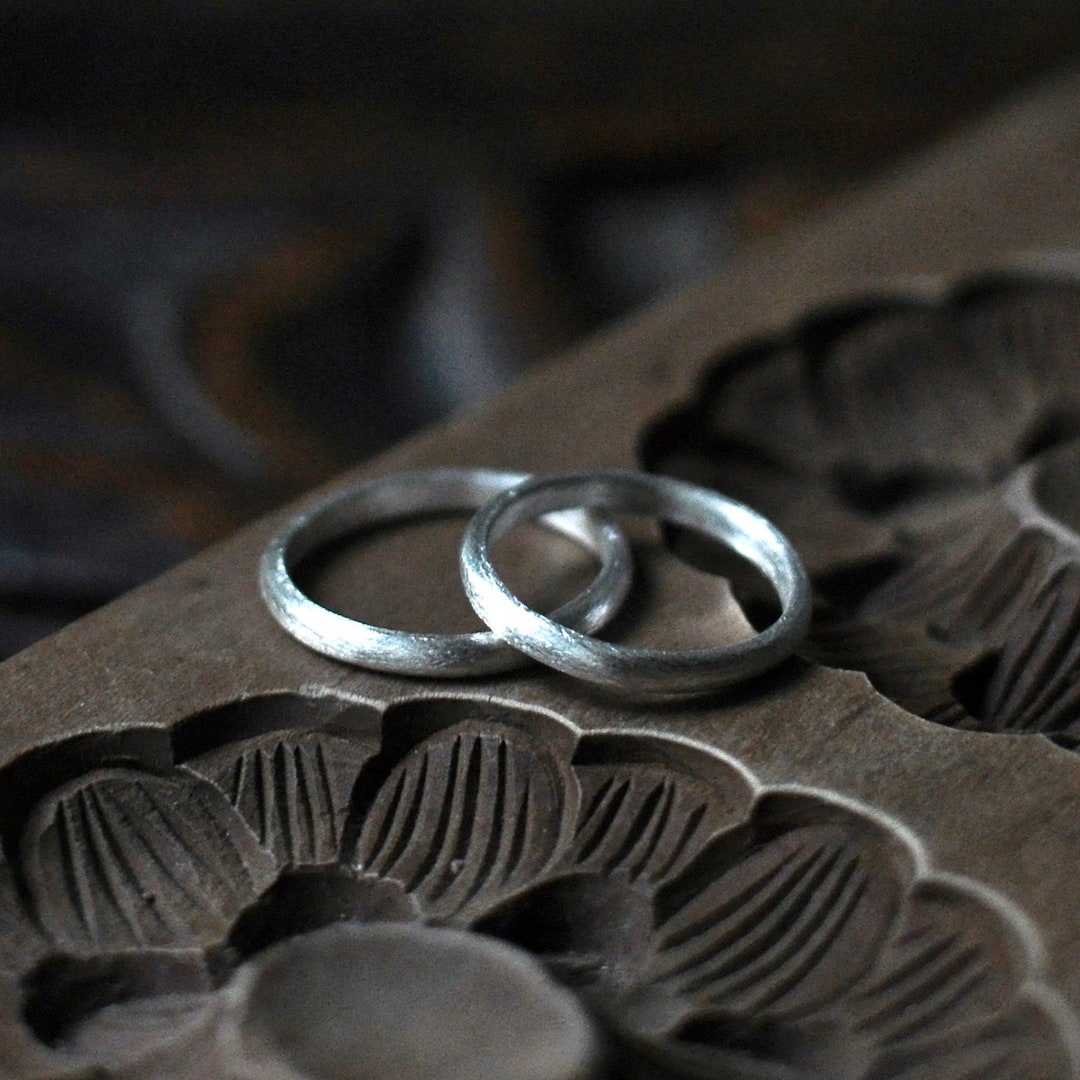 Silver Wedding Ring Set / His and Hers Wedding Bands / Rustic Rings ...