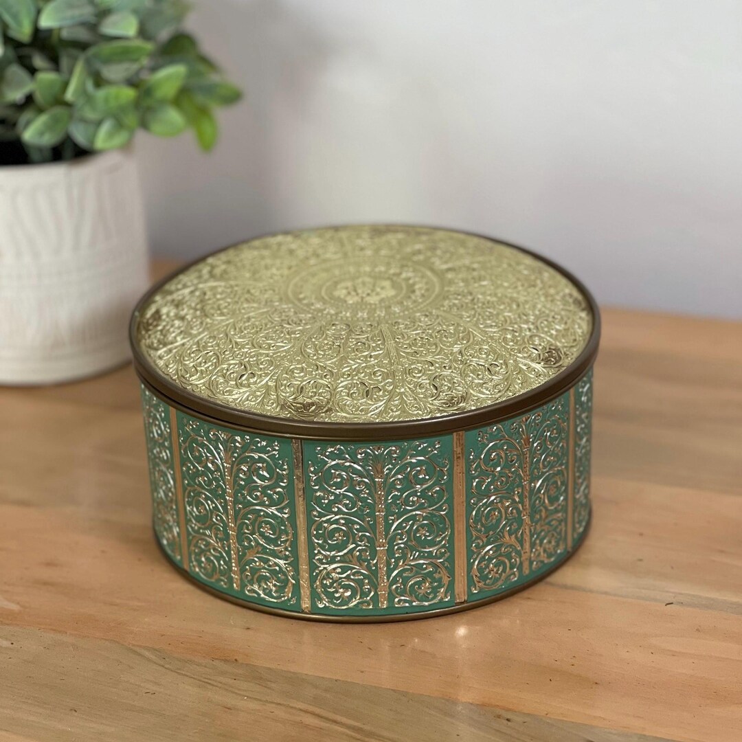 Vintage Guildcraft New York Tin – Royal Fruit Cake by Langendorf ...