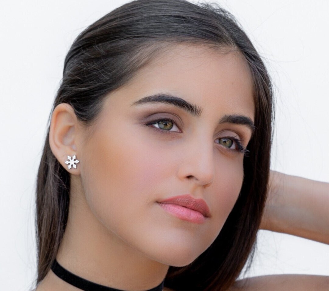 Exquisite Solid Gold and Diamonds Snow Flake Stud Earrings. - Etsy