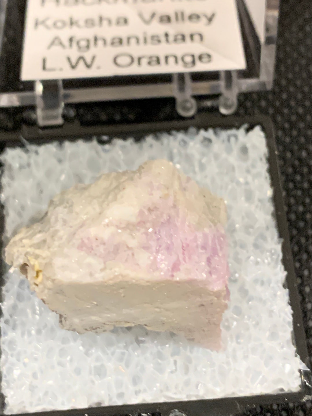 Fluorescent Hackmanite- Glow and Tenebrescence Included UV Light Key ...