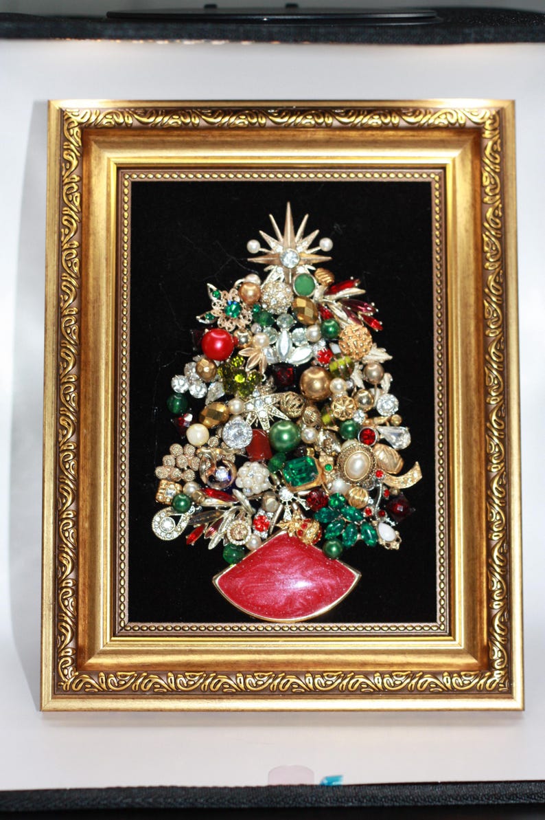 Vintage Jewelry Christmas Tree Art: Repurposed Holiday Decor, 5x7 ...