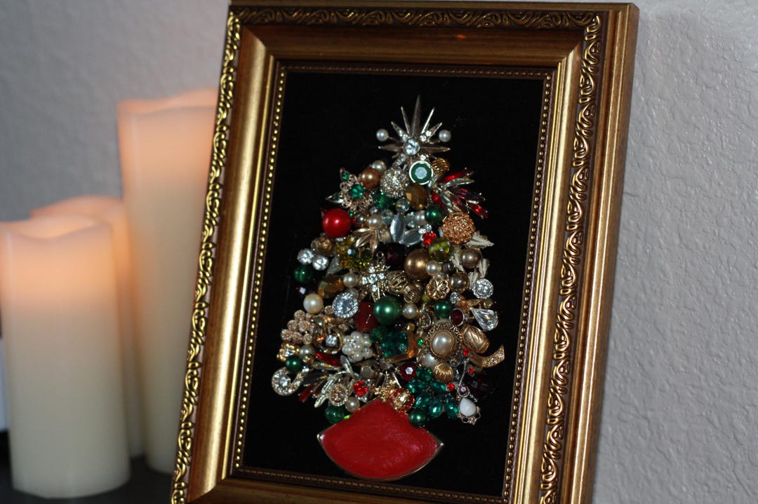 Vintage Jewelry Christmas Tree Art: Repurposed Holiday Decor, 5x7 ...