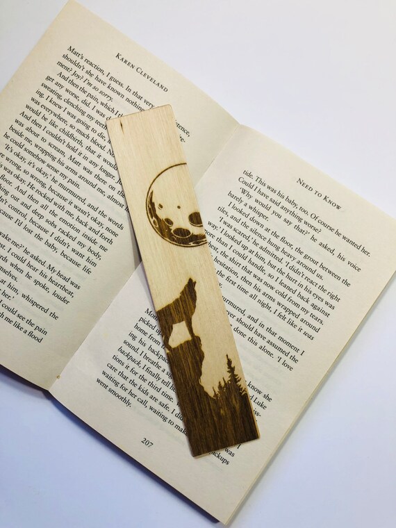 Wolf Bookmark Howling at the Moon Wooden Personalised | Etsy