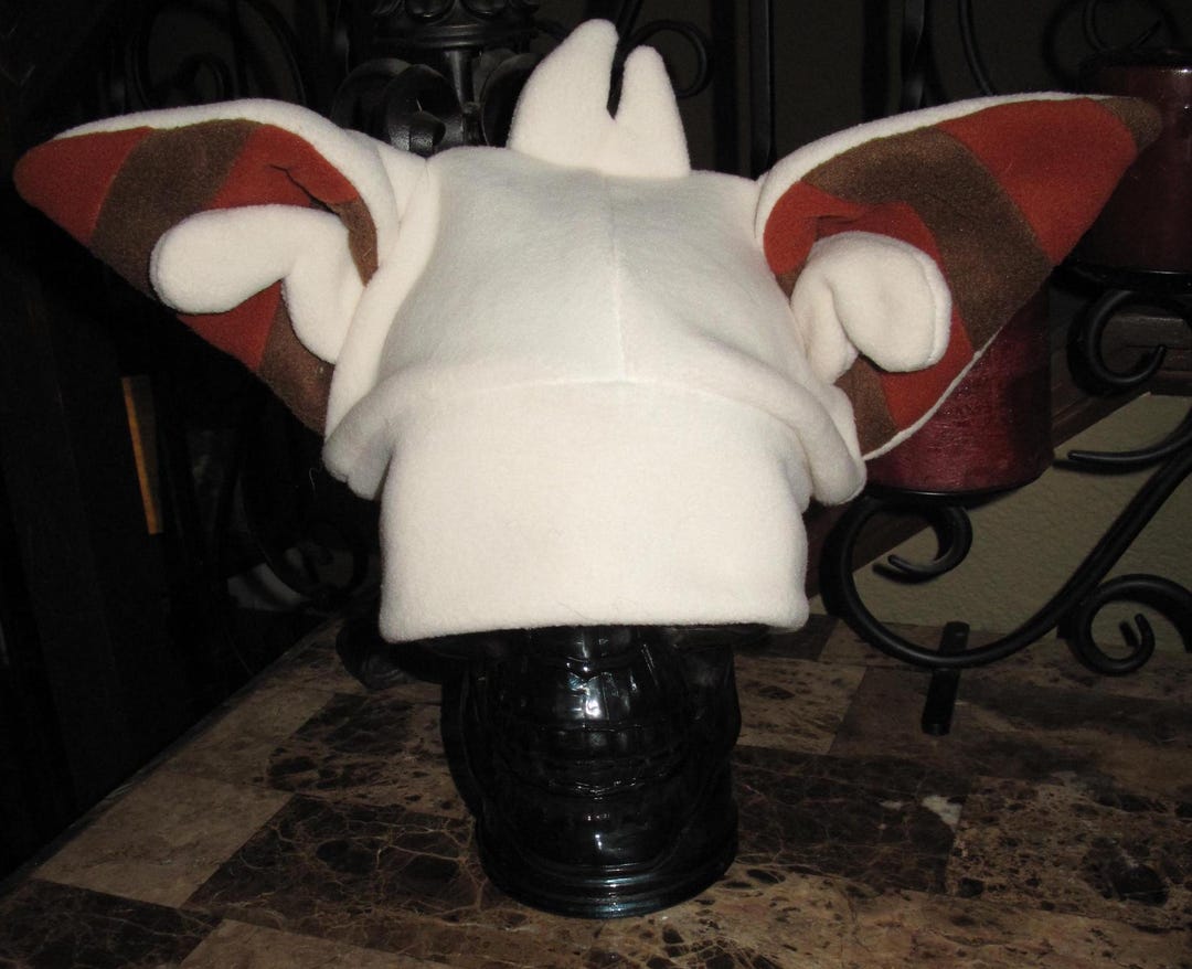 Avatar Last Airbender Momo the Lemur White Fleece Ear Beanie Hat, Scarf ...