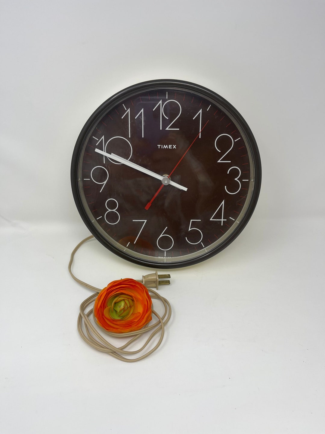 Vintage MCM 70s Round Wall Clock by Timex Mid Century Round Wall Clock ...