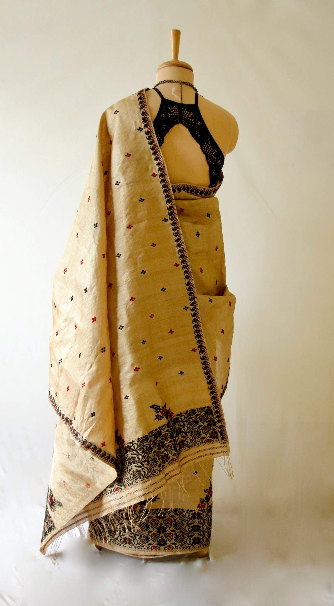 Traditional Classic Muga Silk Mekhla Chador Set With Black and Red ...