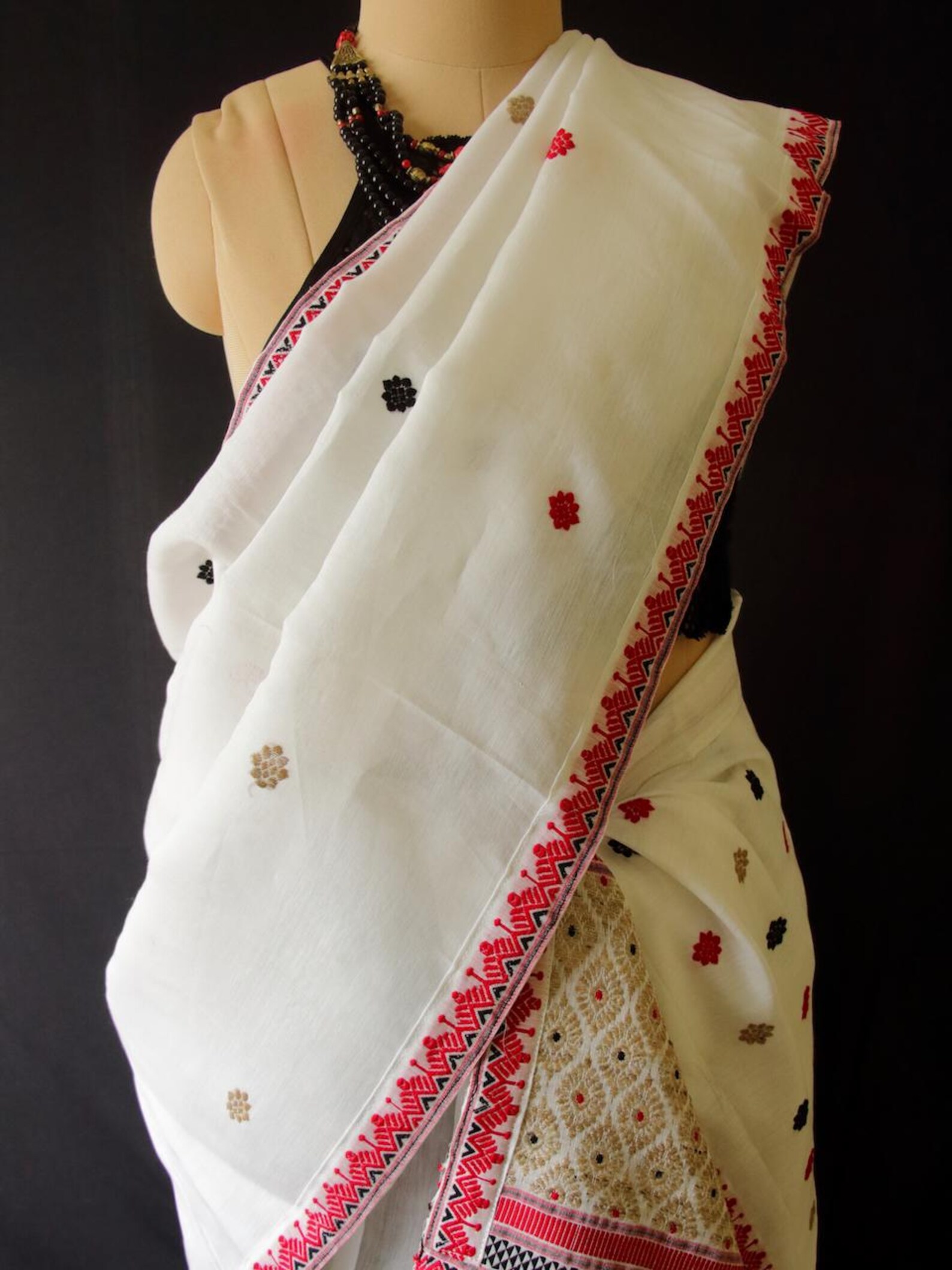 White Cotton Silk Traditional Handloom Mekhela Chador Set From Assam ...