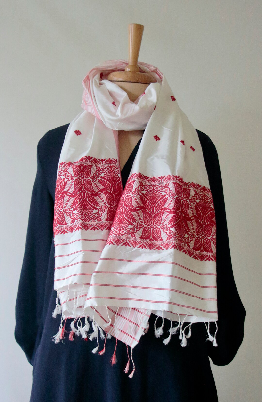 Traditional Mulberry Silk / Pat Silk Stole / Gamucha From Assam , India ...