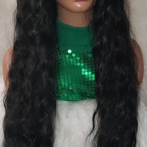 Jayla Black Wavy Wig With Bangs, Heat Resistant, 38 Inches Full Cap ...