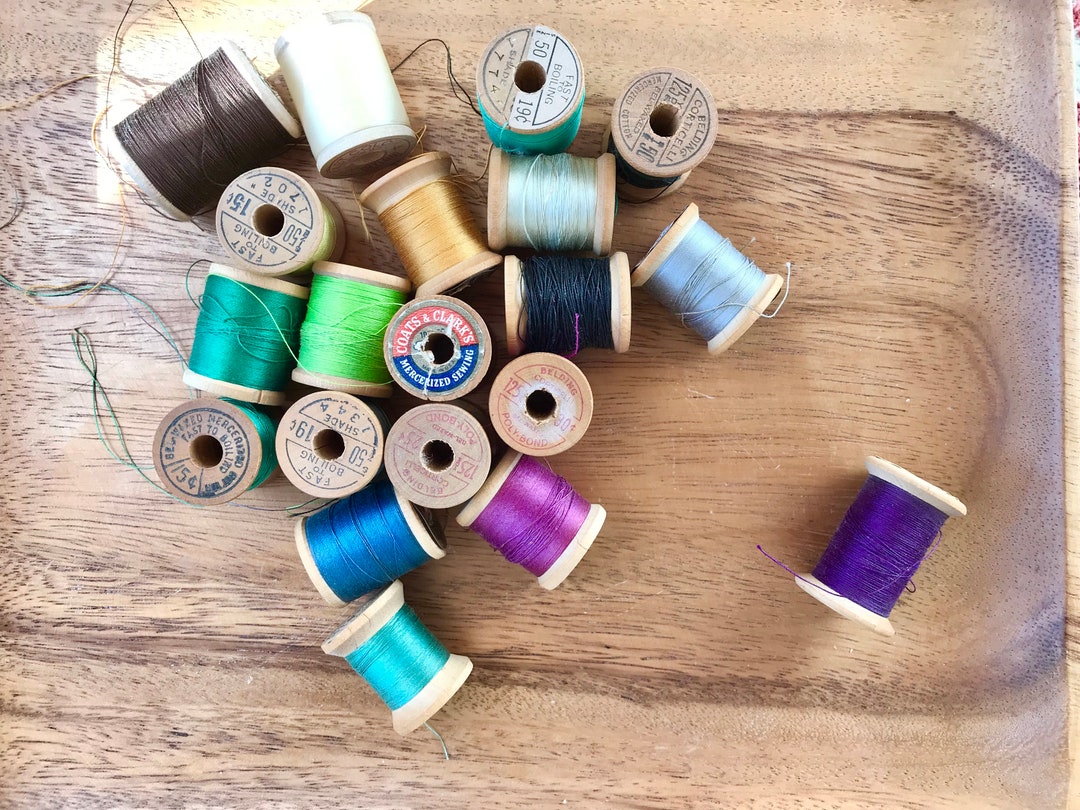 Vintage Wooden Spools W/original Thread-1940-1960 - 20 Old Spools in ...