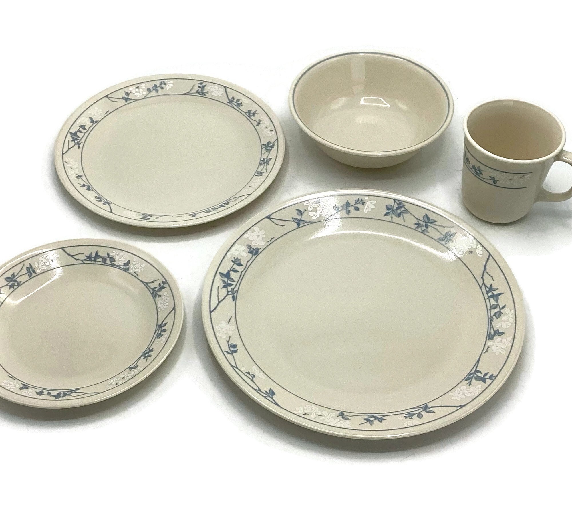 Vintage Corelle 20-piece Dinnerware Set first of Spring - Etsy