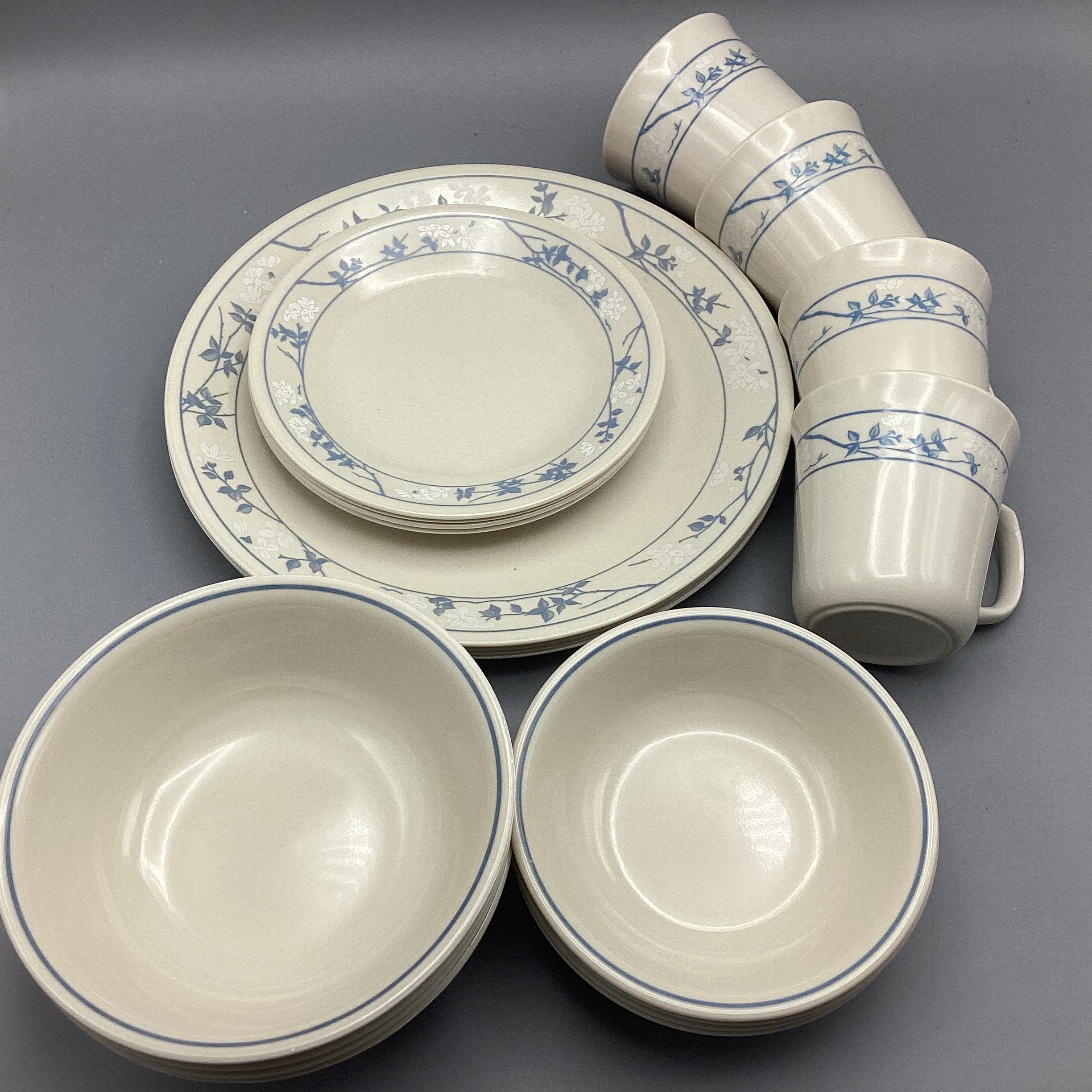 Vintage Corelle 20-piece Dinnerware Set first of Spring - Etsy