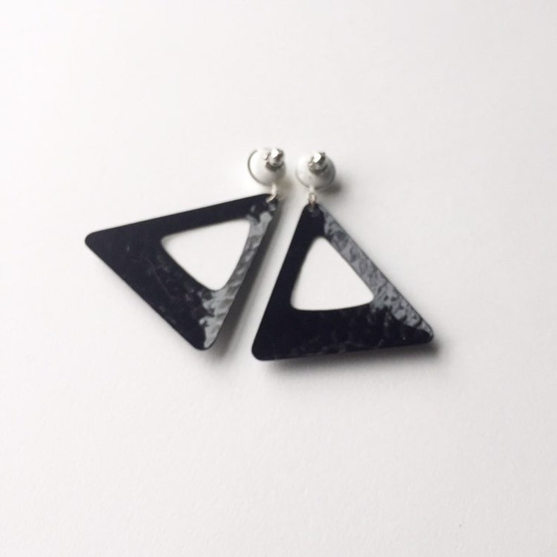 1980s Black and White Triangle Earrings, Pressed Metal Geometric Shape ...