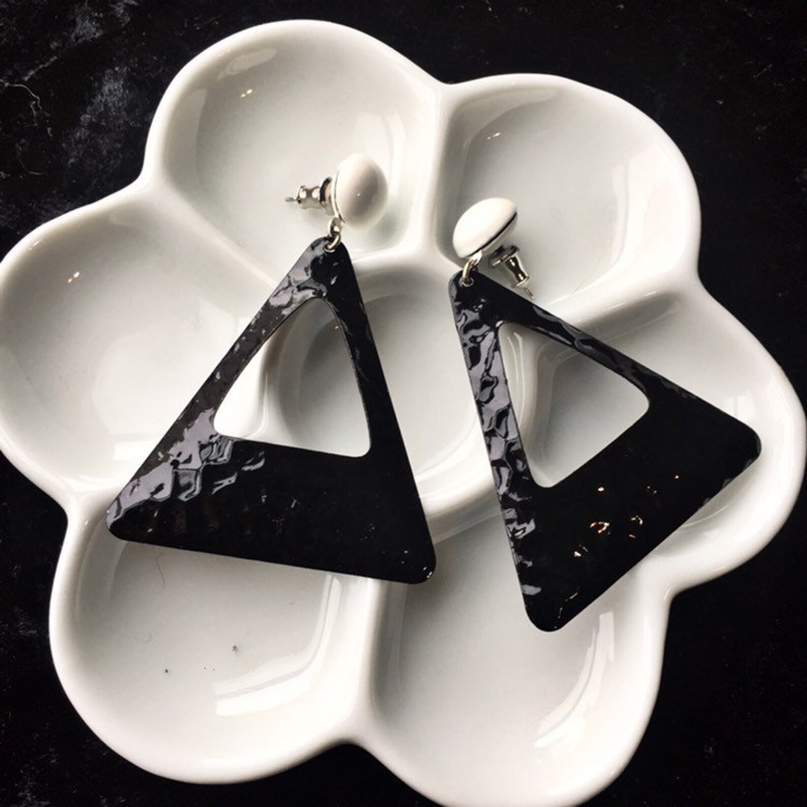 1980s Black and White Triangle Earrings, Pressed Metal Geometric Shape ...