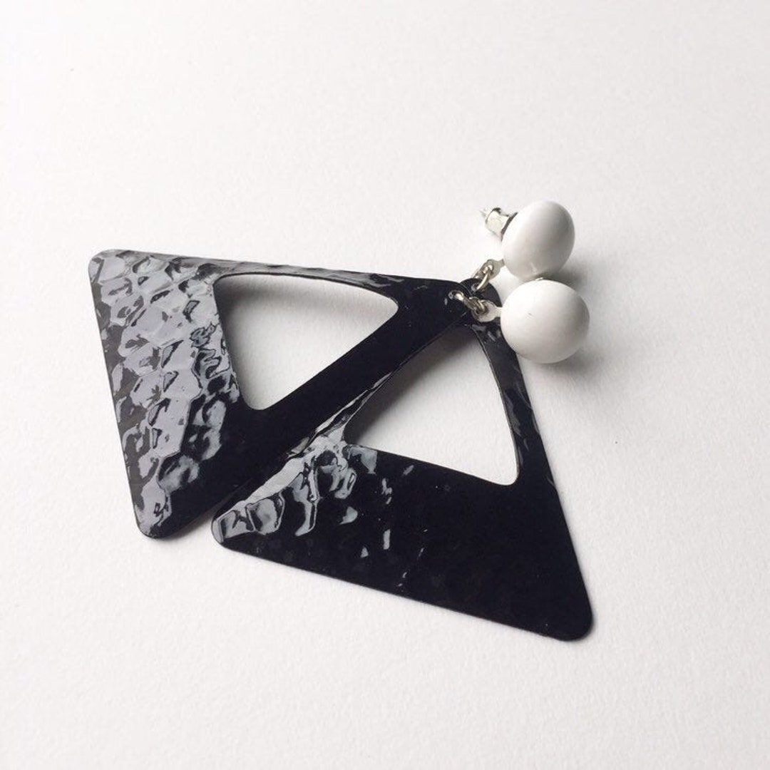 1980s Black and White Triangle Earrings, Pressed Metal Geometric Shape ...