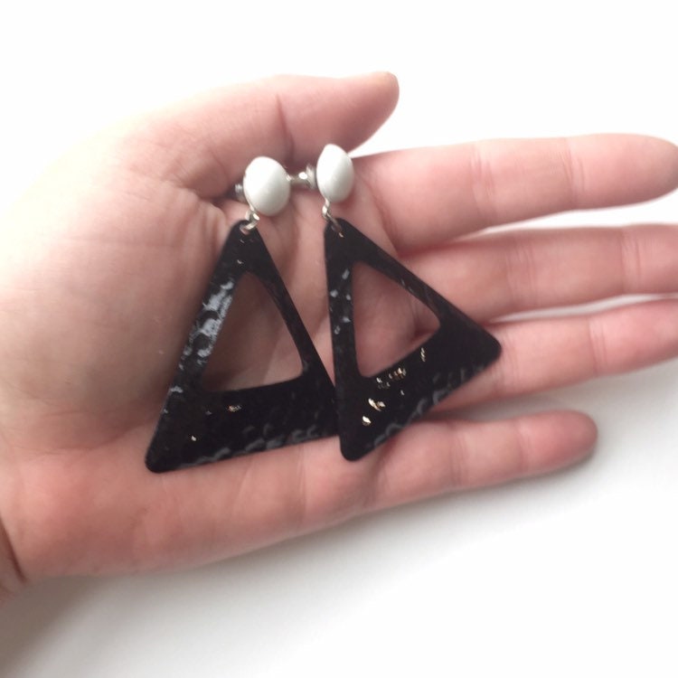1980s Black and White Triangle Earrings, Pressed Metal Geometric Shape ...