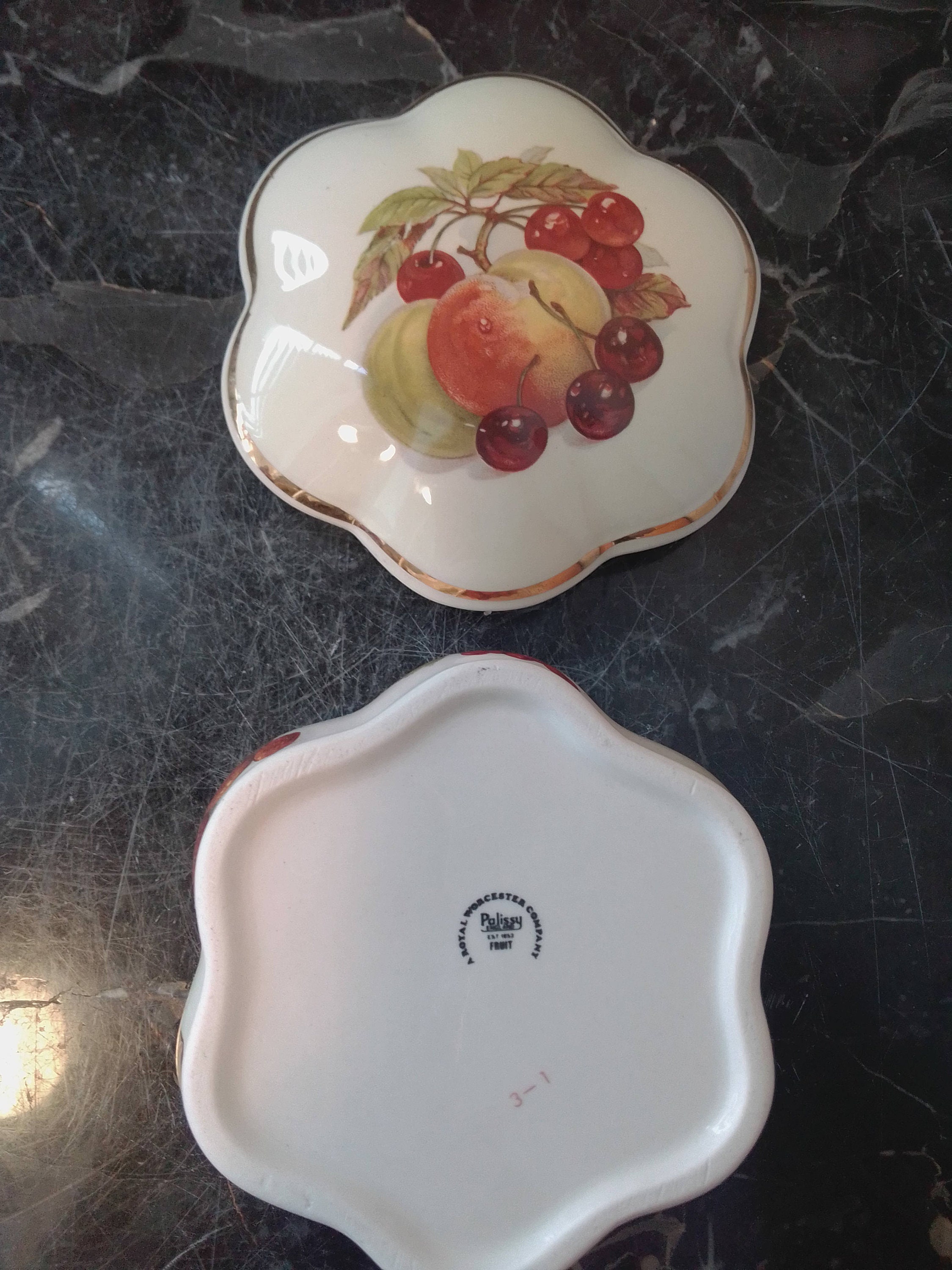 Royal Winchester Palissy England Fruit Pattern Bone China Trinket Box ...