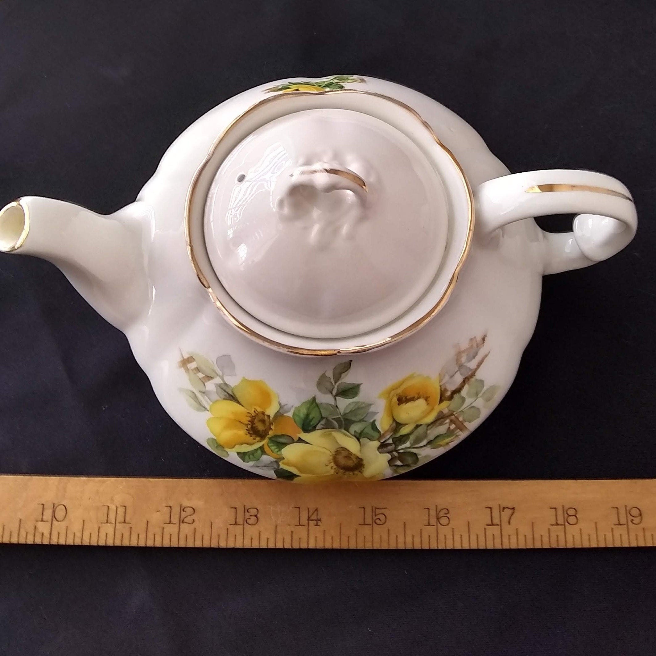 English Vintage Ellgreave Teapot With Beautiful Yellow Flowers Green ...