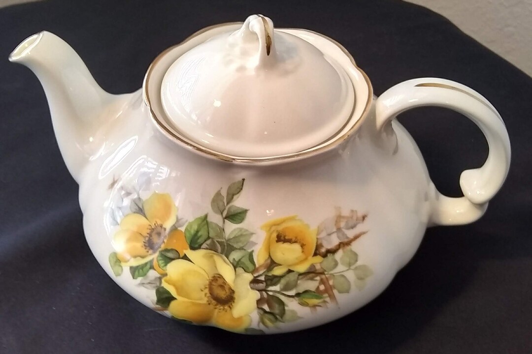 English Vintage Ellgreave Teapot With Beautiful Yellow Flowers Green ...