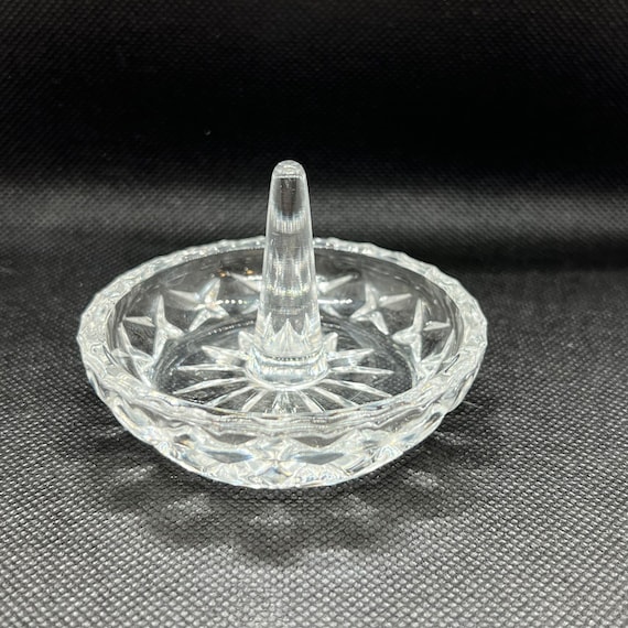 Vintage crystal ring holder - Gem