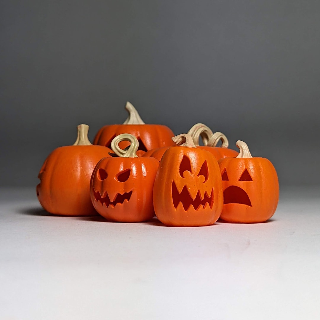 Set of 6 Mixed Sizes Mini Jack-o-lanterns, 1:12 Scale, Doll House ...
