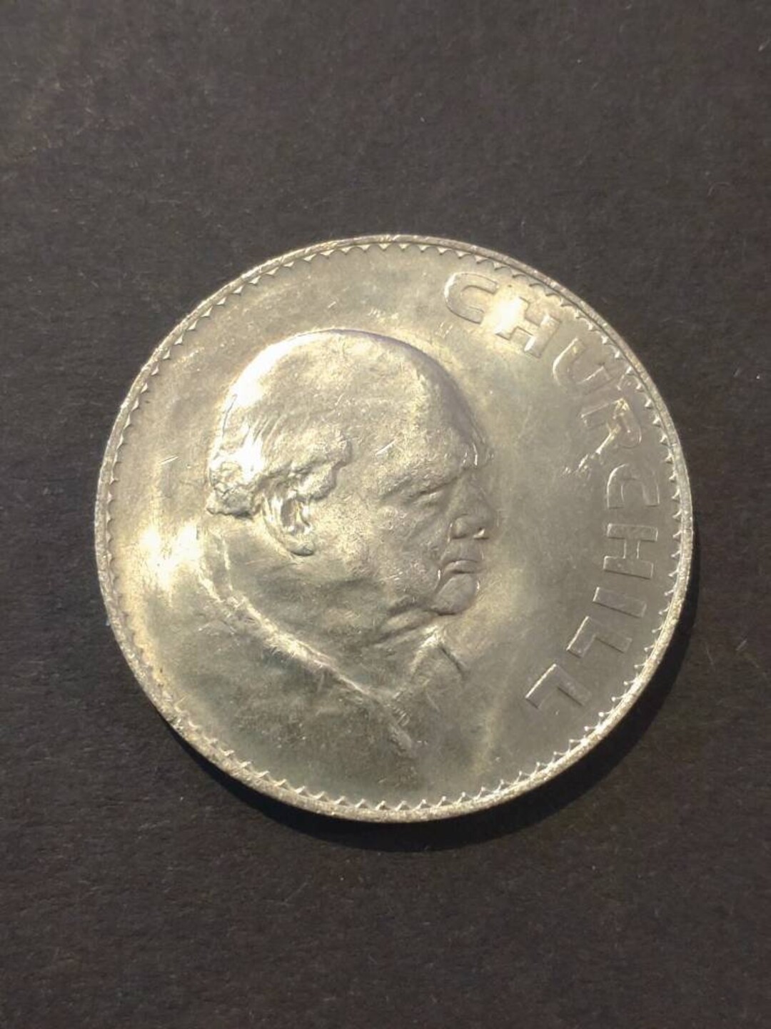 Beautiful Winston Churchill Commemorative Crown Coin UK Queen Elizabeth ...