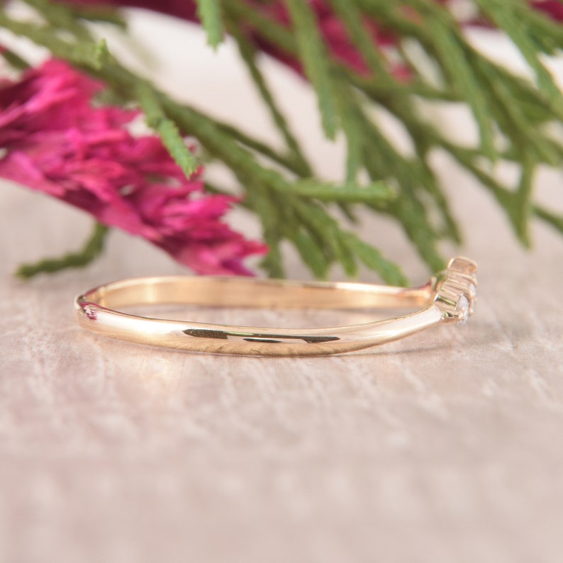V Wedding Band Minimalist Wedding Band Curved Wedding Band - Etsy