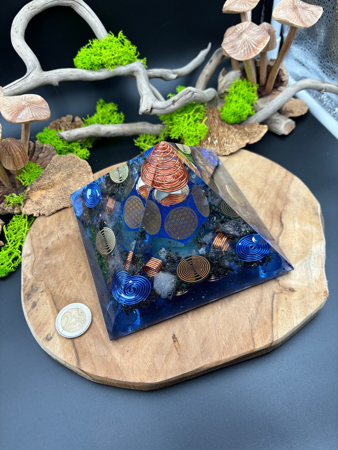 Pyramidal Orgonite 14 Cm Base - Etsy