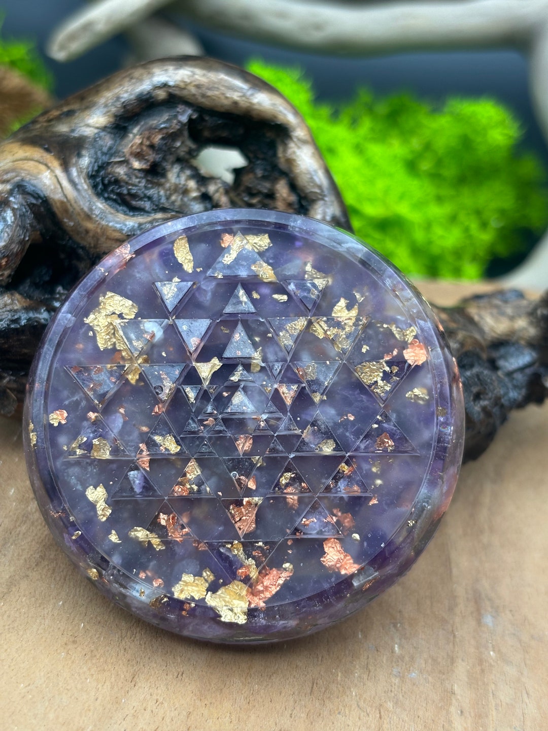 Artisanal Orgonite Disc harmony Sri Yantra With Amethyst and Rock ...
