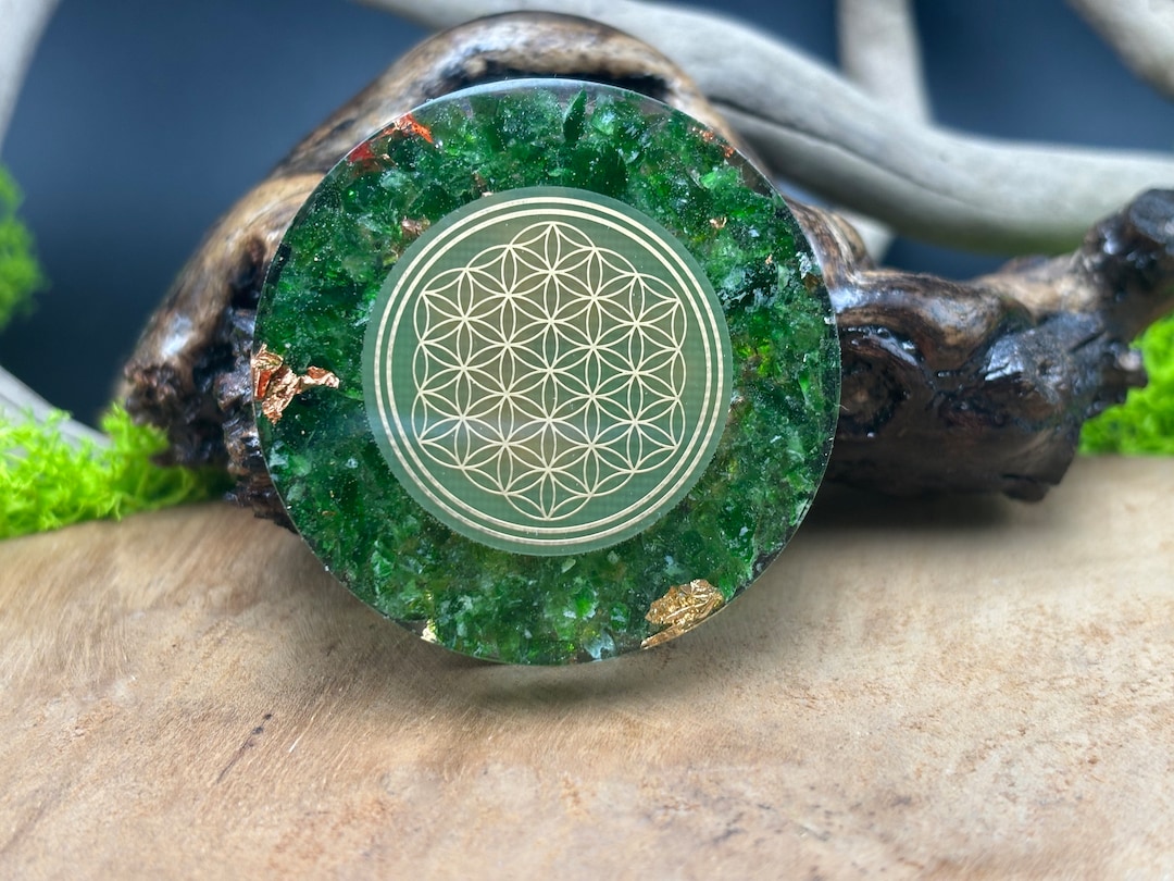 Orgonite Disc emerald Flower of Life, Composed of AAA Green Diopside ...