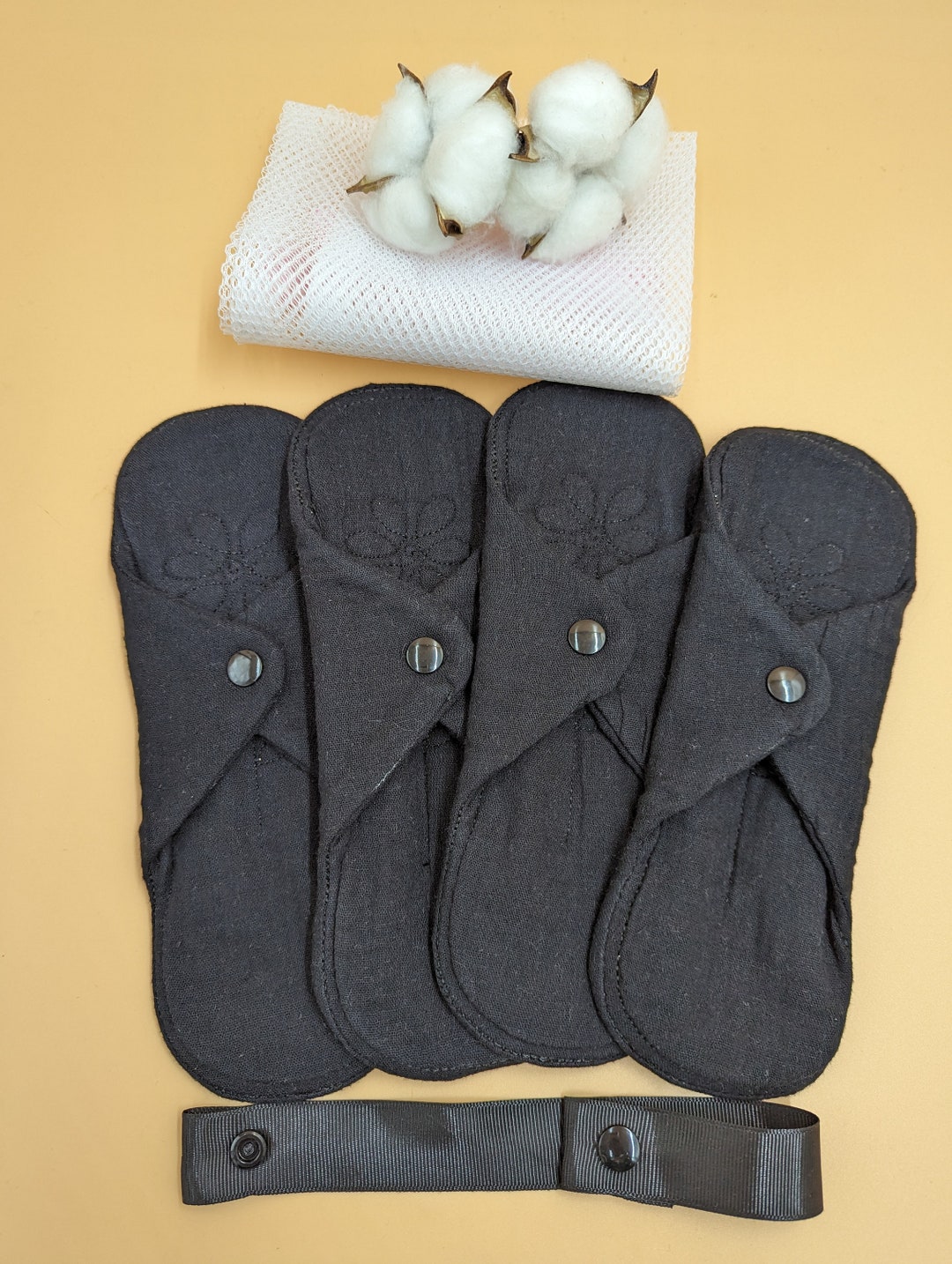 Cloth Pads/cloth Pads Set: 4 Gaskets 9" and Laundry Bag/organic Cloth ...