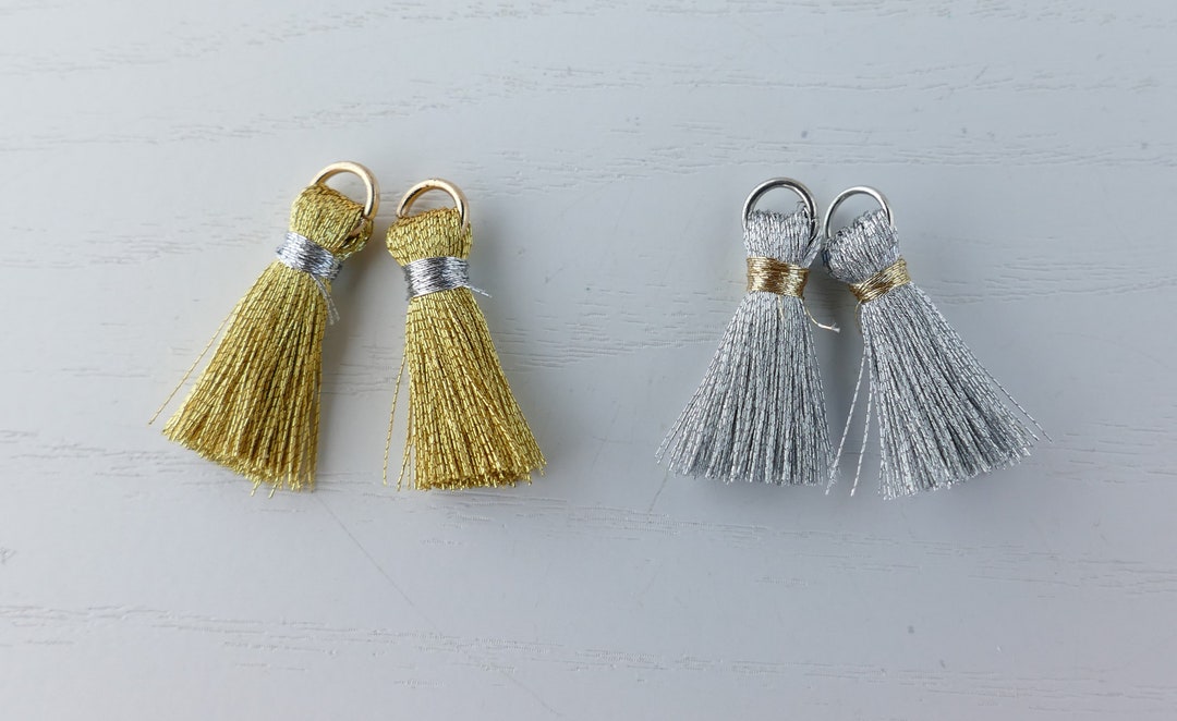 2 kleine Quasten gold oder silber - Etsy.de
