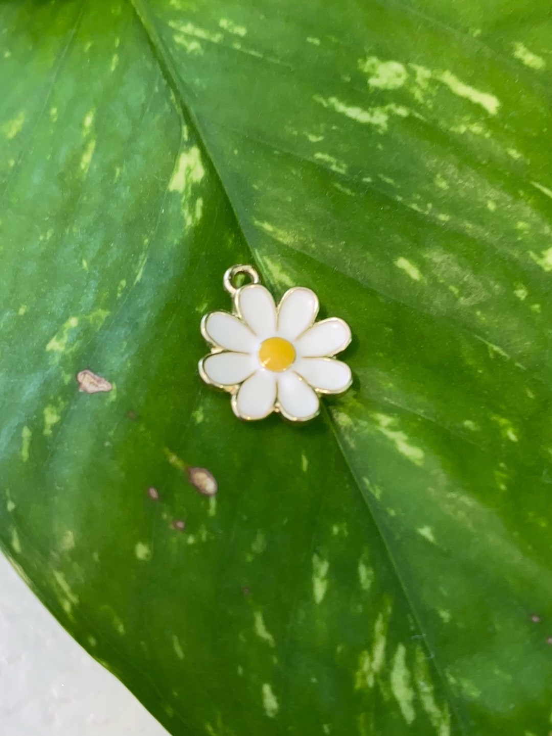 Daisy Charm, Dainty Daisy Charm, Daisy Pendant, Charm for Keychains ...