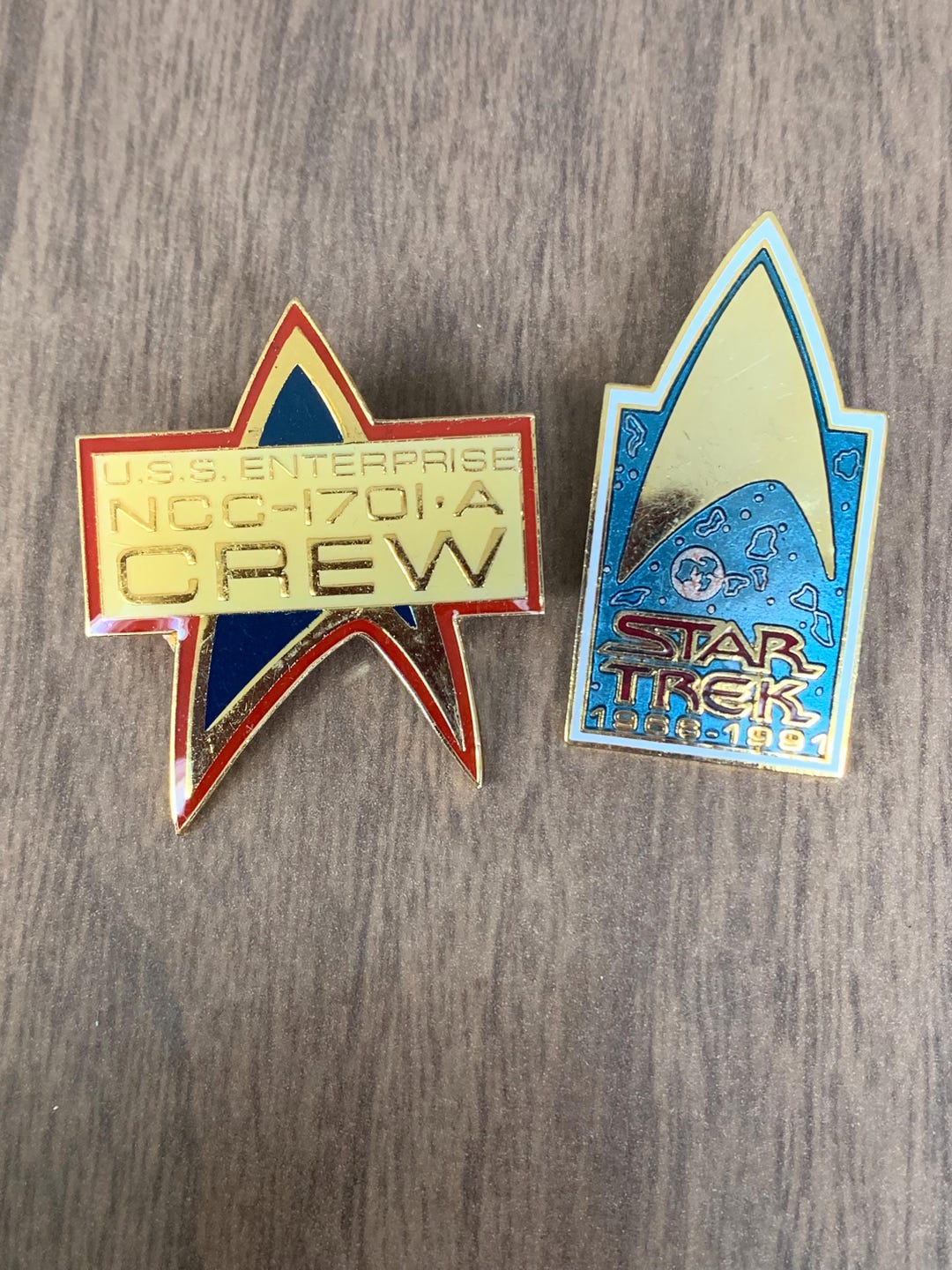 2 Vintage Star Trek Pins for Your Jacket - Etsy