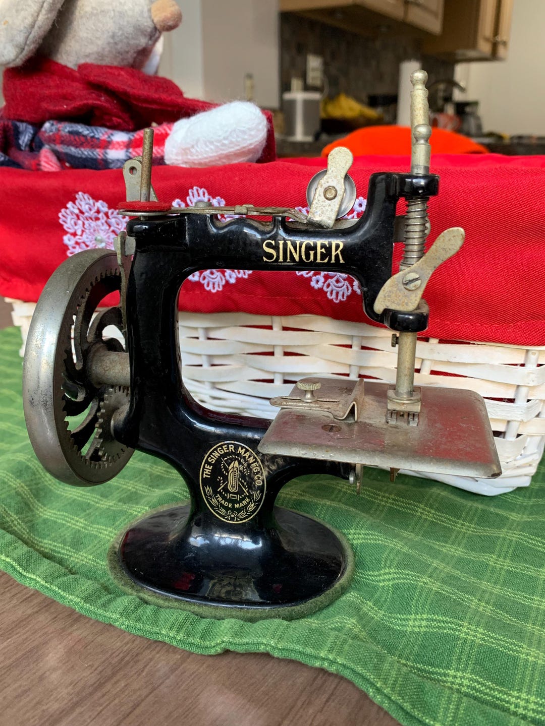 Antique Singer Childs Sewing Machines Sewhandy 20 for Parts or Display ...