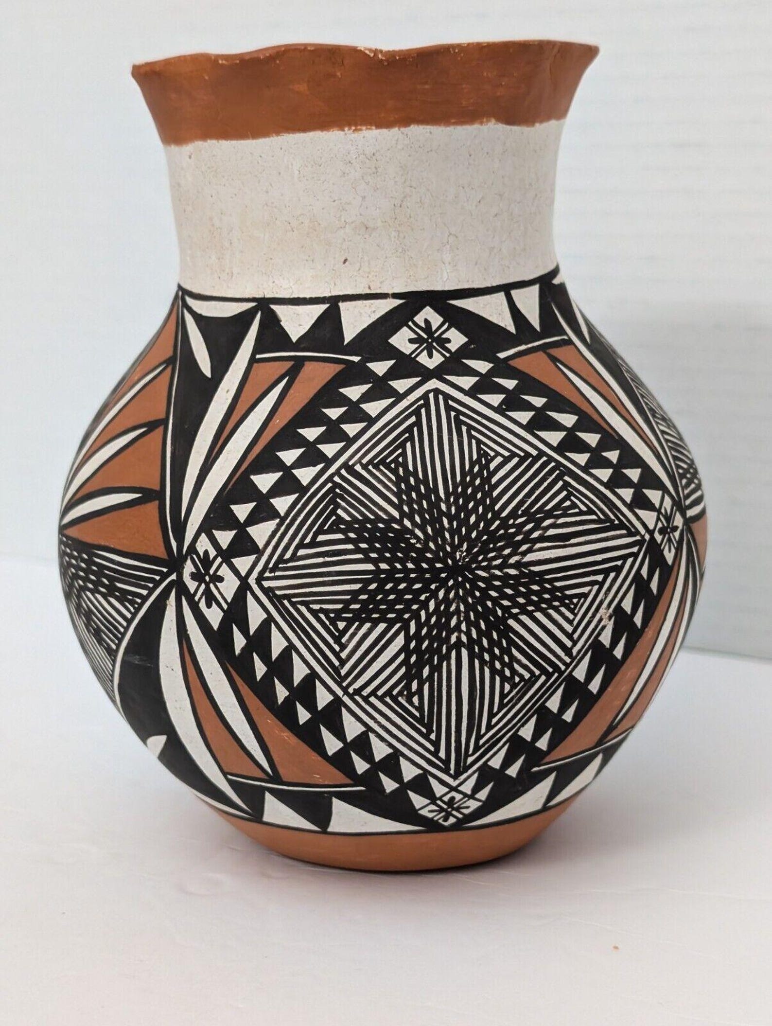 Native American Acoma Geometric Pattern Polychrome Vase Signed Cerno ...