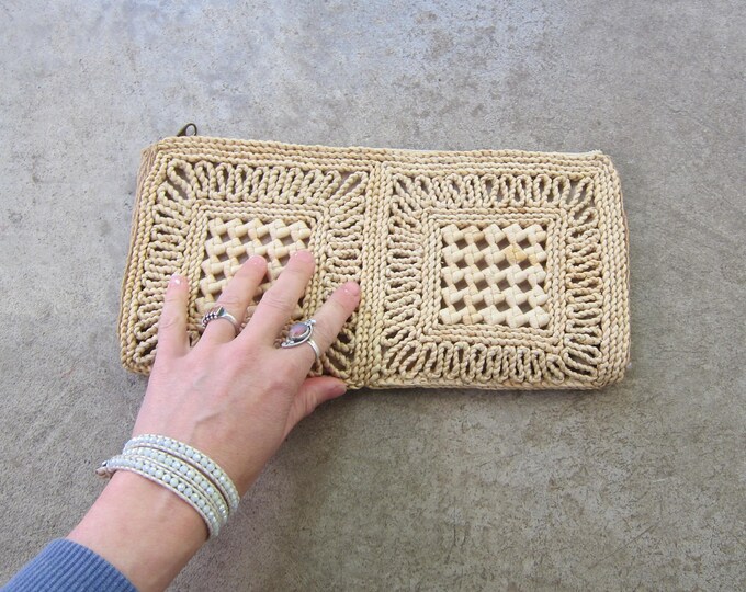 70s Woven Straw Clutch | Vintage Natural Modern Handbag | Hand Woven ...