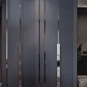 Silver Wall Paneling, Shiny Silver Wall Molding, Stylish Wall Paneling ...