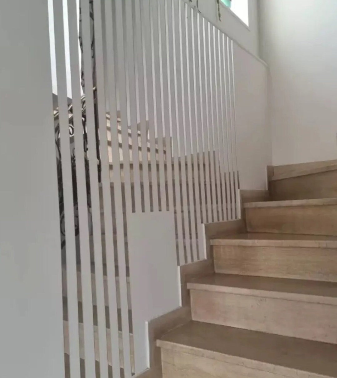 Silver Wall Paneling, Shiny Silver Wall Molding, Stylish Wall Paneling ...