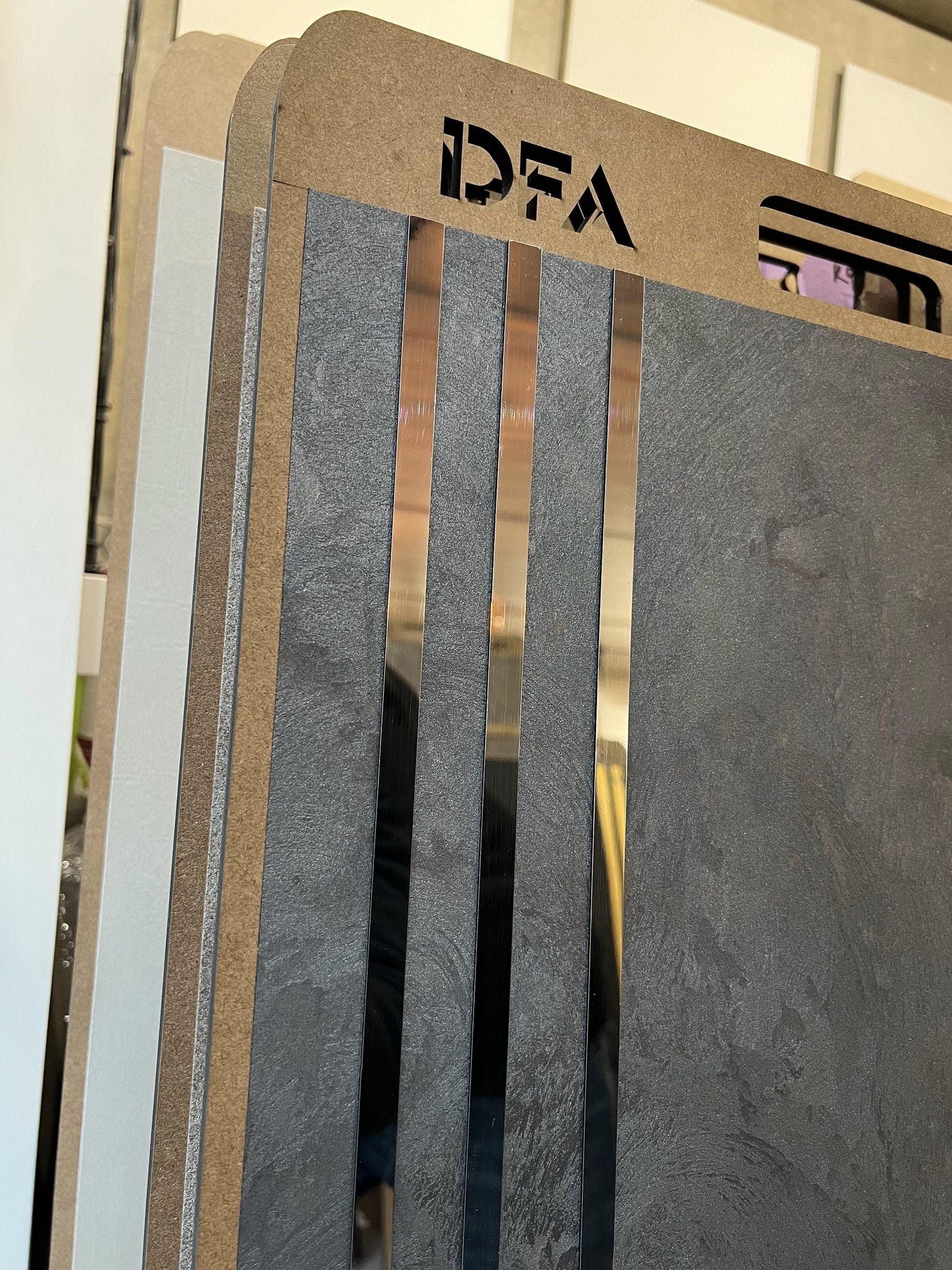 Silver Wall Paneling, Shiny Silver Wall Molding, Stylish Wall Paneling ...