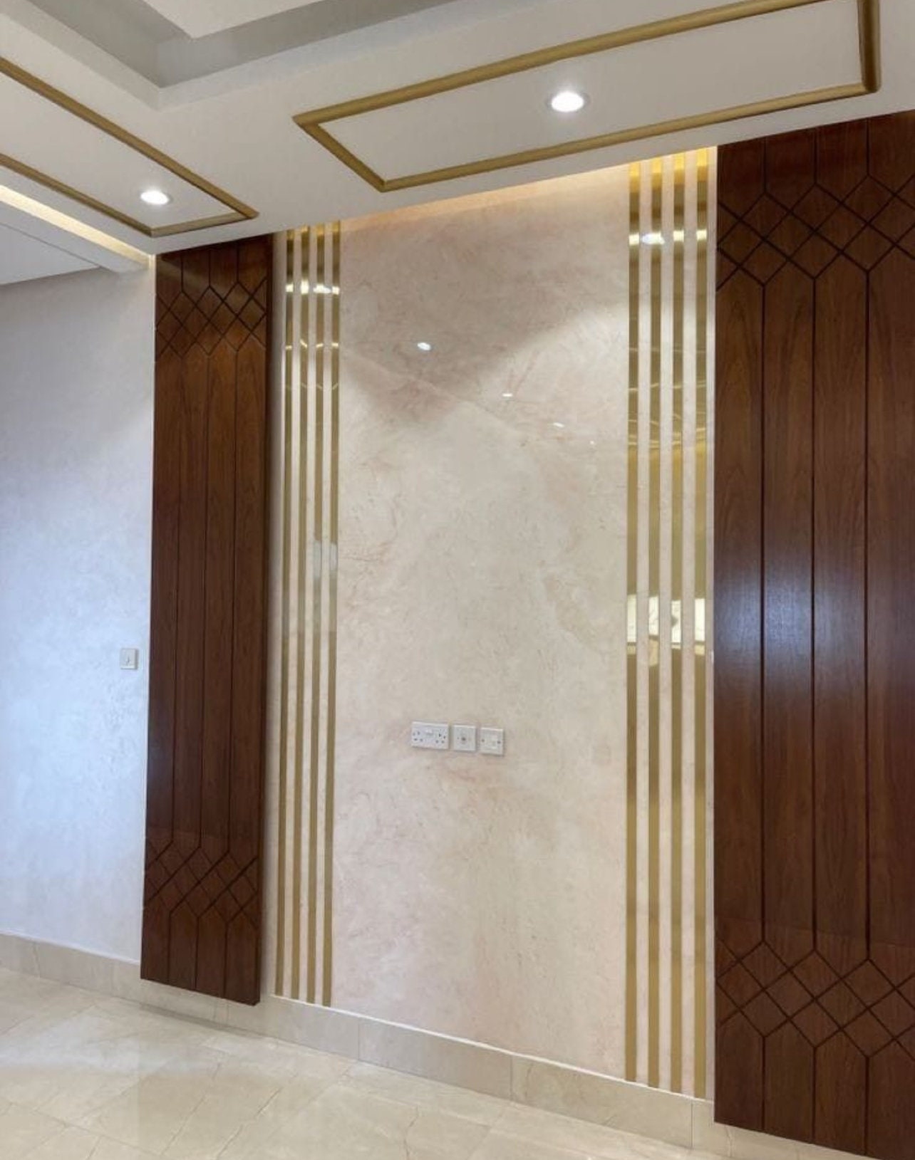 Gold Wall Paneling, Shiny Gold Wall Molding, Gold Wall Molding Lines ...